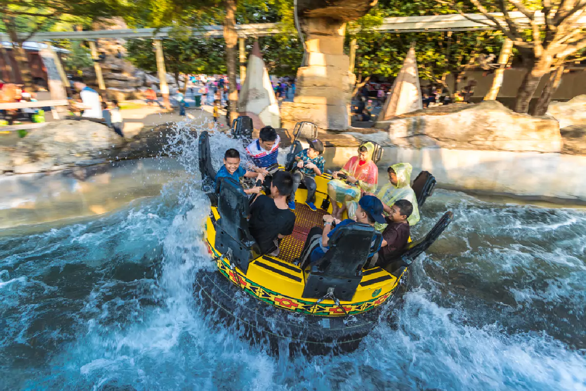Dream World Bangkok: Thrilling Rides and Family Fun in Thailand